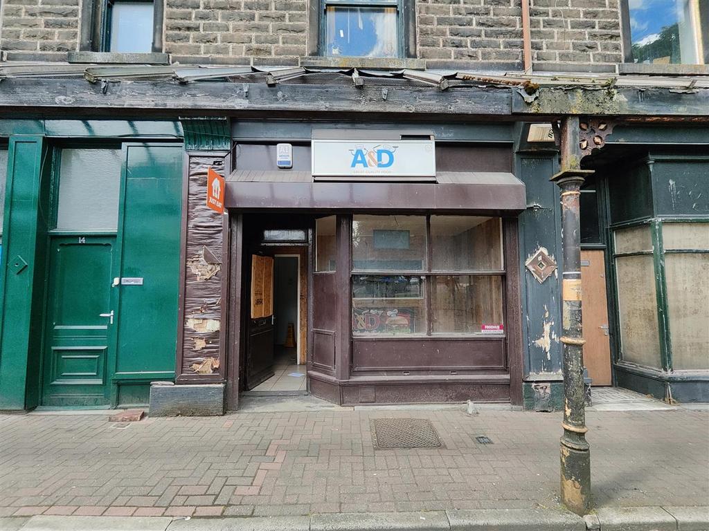 Burnley Road East, Waterfoot, Rossendale Shop to rent - £400 pcm (£92 pw)
