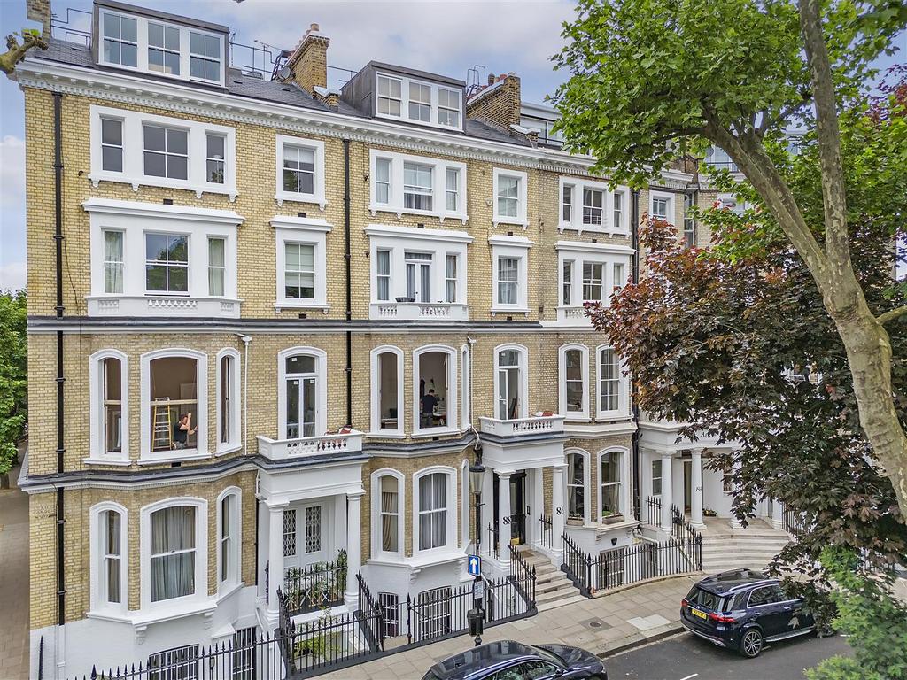 Lexham Gardens, London W8 2 bed flat - £800,000