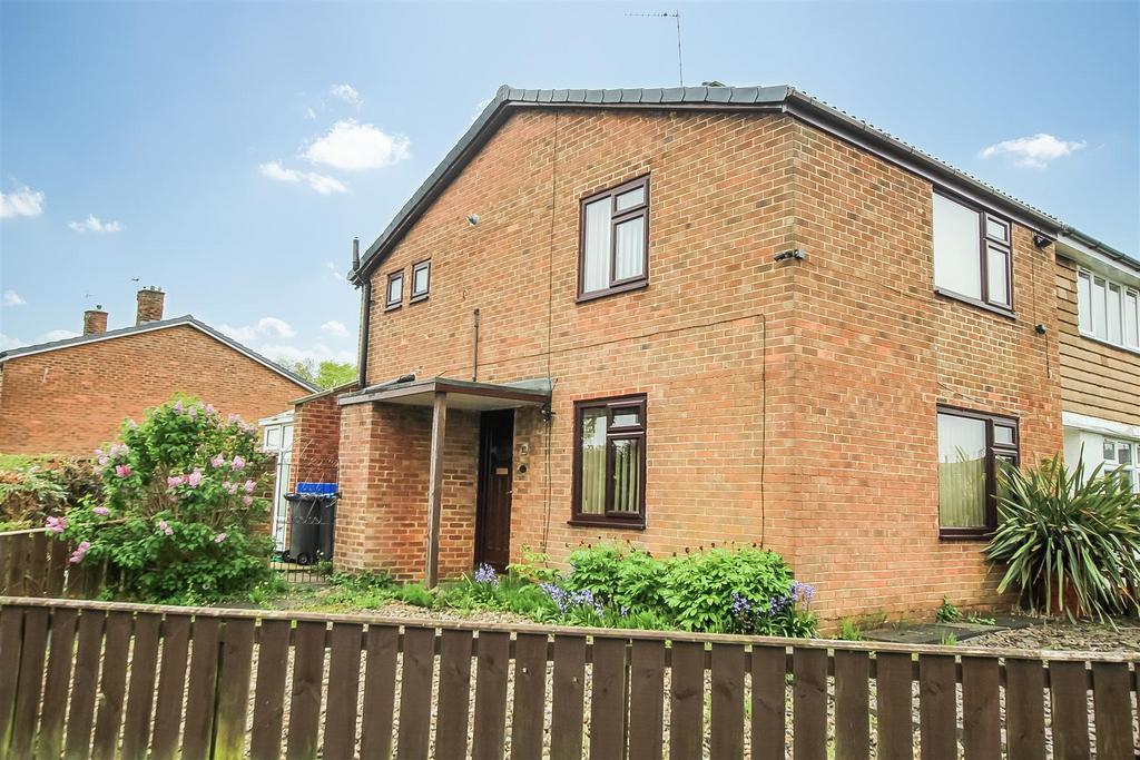 Biscop Crescent, Newton Aycliffe 3 bed terraced house for sale - £120,000