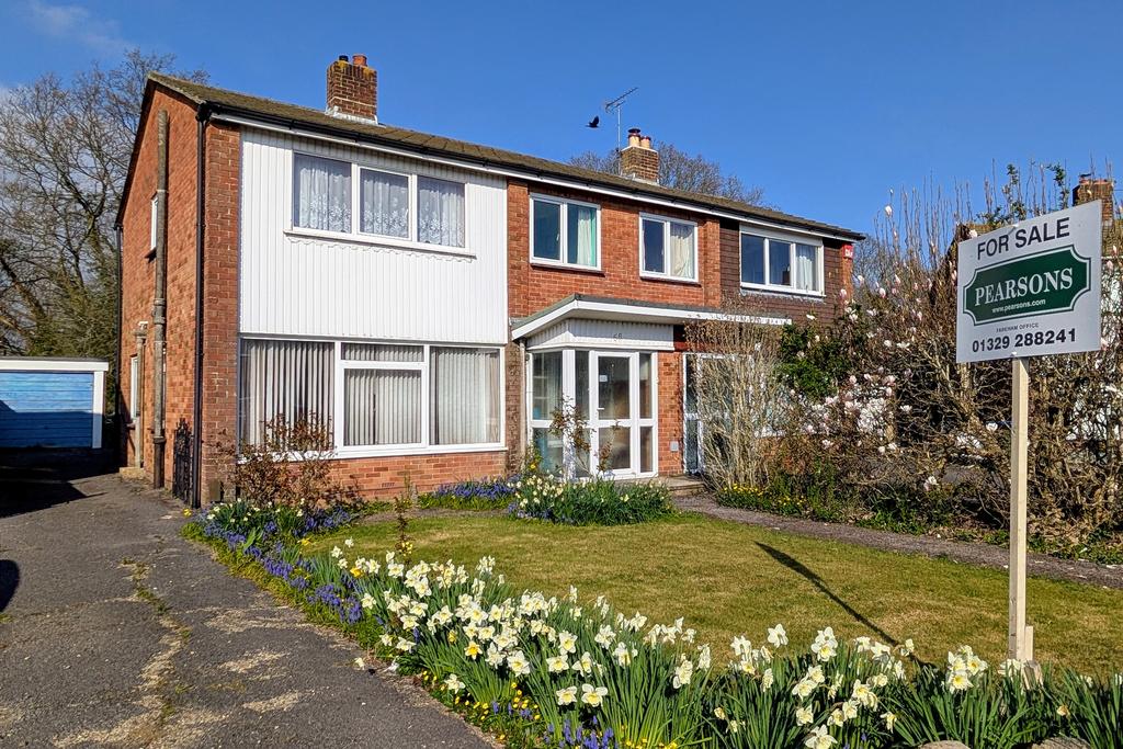 ABBEYFIELD DRIVE, FAREHAM. GUIDE... 3 bed semi-detached house for sale ...