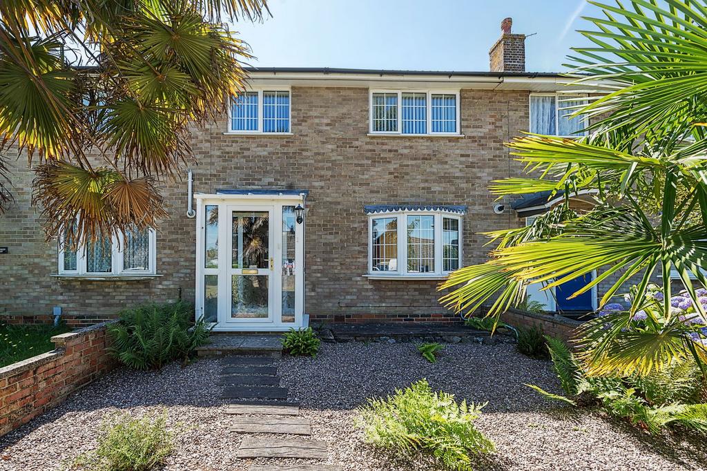 Warren Way, Basingstoke 3 bed terraced house - £325,000