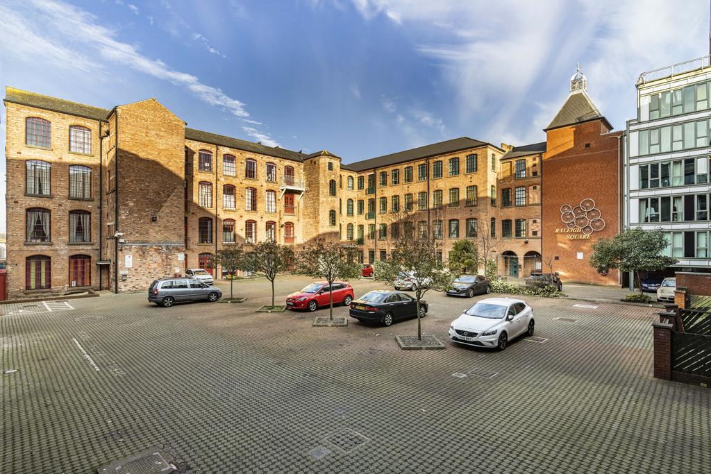 Raleigh Square, Raleigh Street... 2 bed flat - £1,250 pcm (£288 pw)