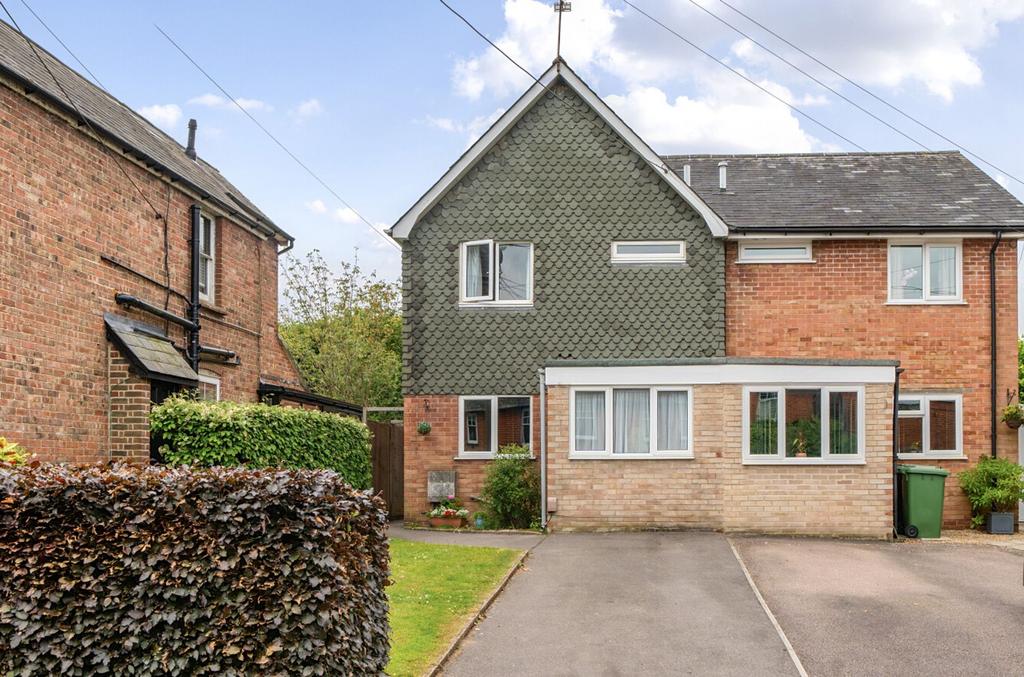 Rushes Road, Petersfield, GU32 3 bed semi-detached house - £450,000