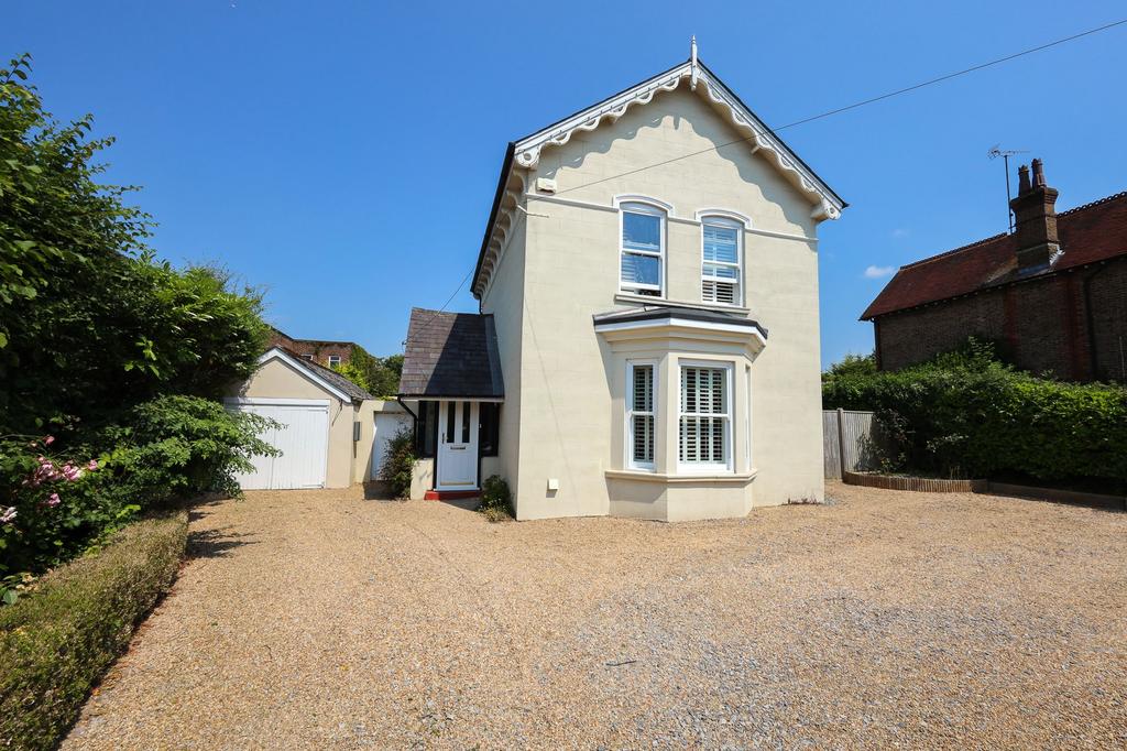 Park Road, Burgess Hill, RH15 4 bed detached house - £850,000