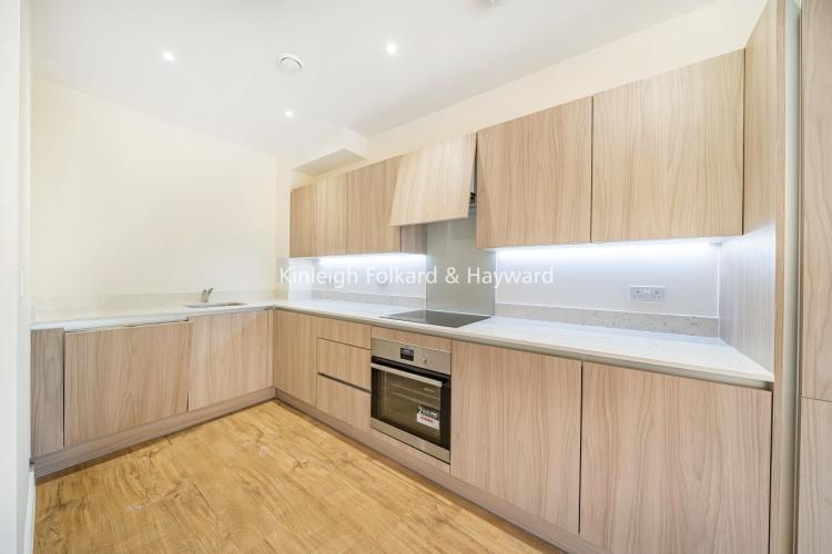 Springfield Place Tooting SW17 4 bed house - £4,500 pcm (£1,038 pw)