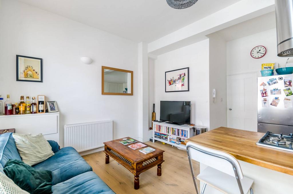 Bedford Hill, Balham, London, SW12 1 bed flat - £325,000