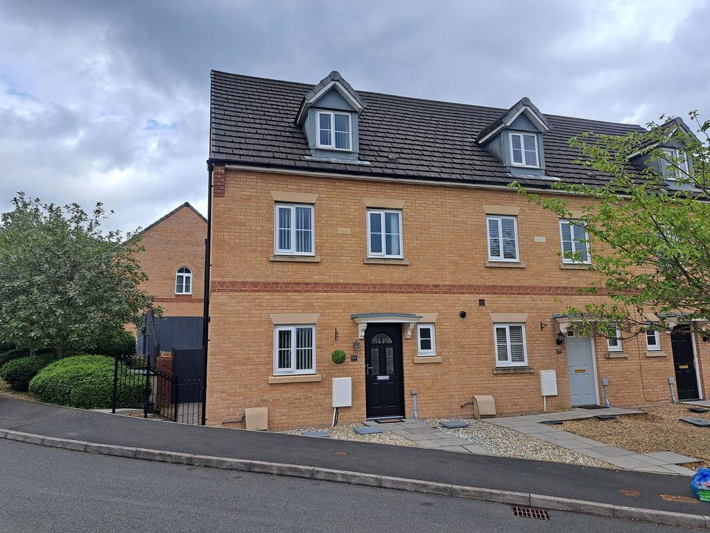 Ffordd Y Glowyr, Betws, Ammanford, SA18 4 bed townhouse - £239,950