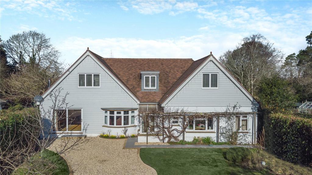 Boundstone Road, Farnham, Surrey 5 bed detached house for sale - £1,065,000