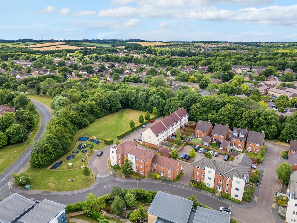 Barber Road, Basingstoke 2 bed ground floor flat - £200,000