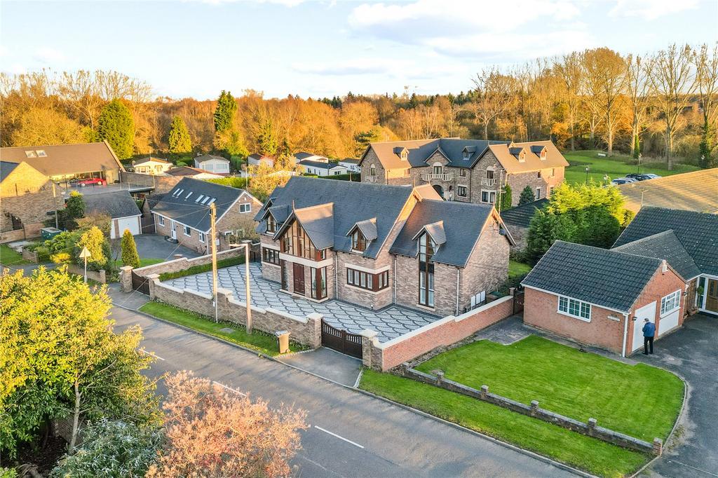 157 Moira Road, Overseal, Derbyshire 3 bed detached house - £750,000