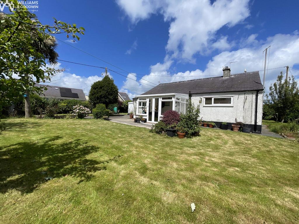 Trigfa Estate, Moelfre, Anglesey, LL72 2 bed detached bungalow for sale ...