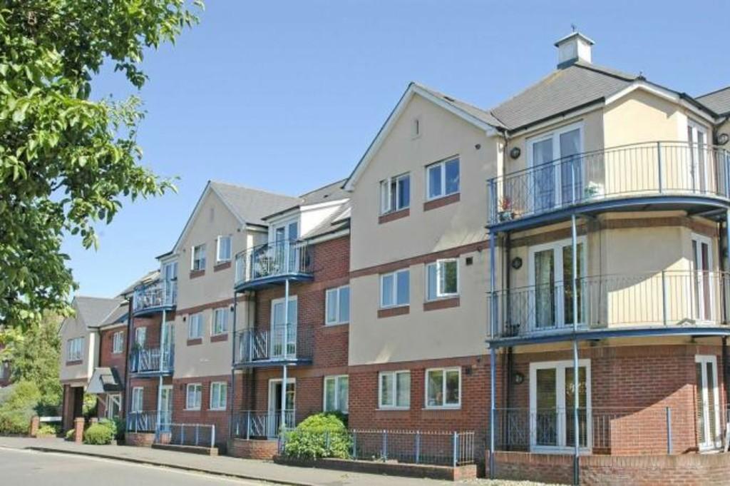 Coney Court, Exeter EX2 2 bed apartment - £1,200 pcm (£277 pw)