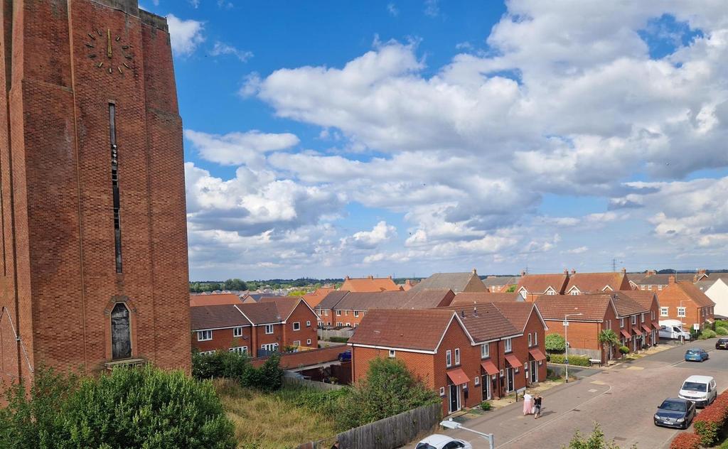 Goldstraw Lane,Fernwood 3 bed apartment - £875 pcm (£202 pw)