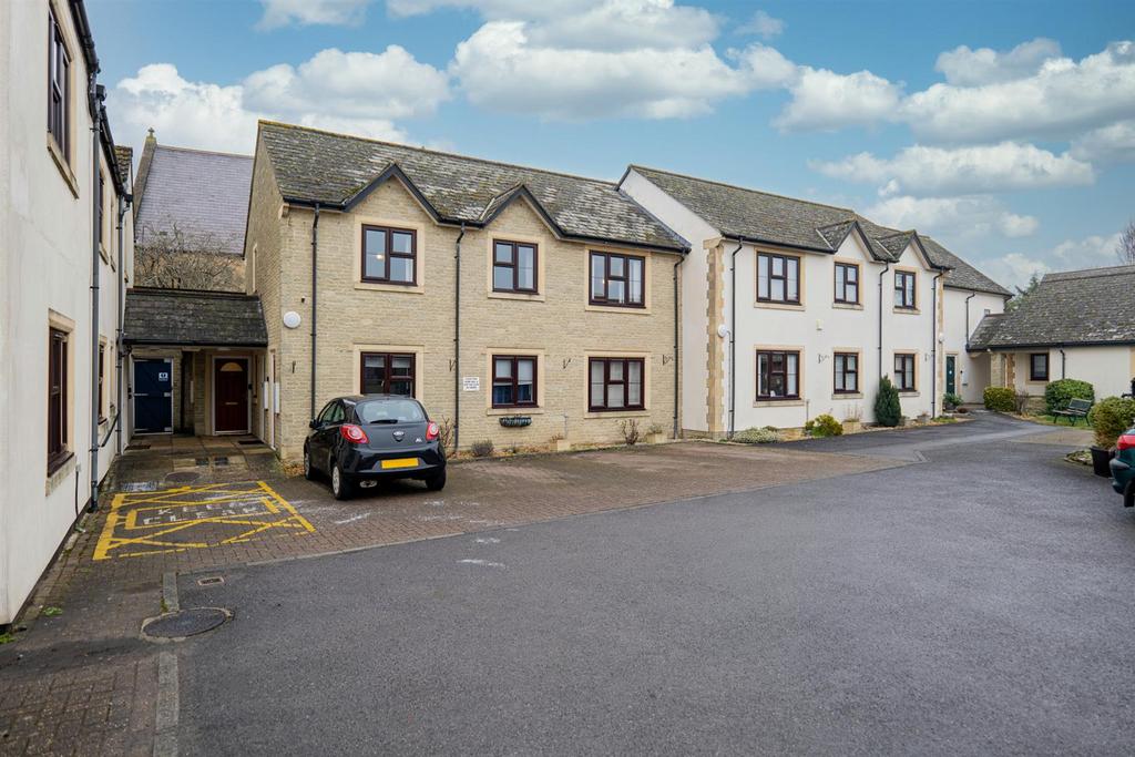 Spa Road, Melksham SN12 1 bed retirement property for sale - £92,000