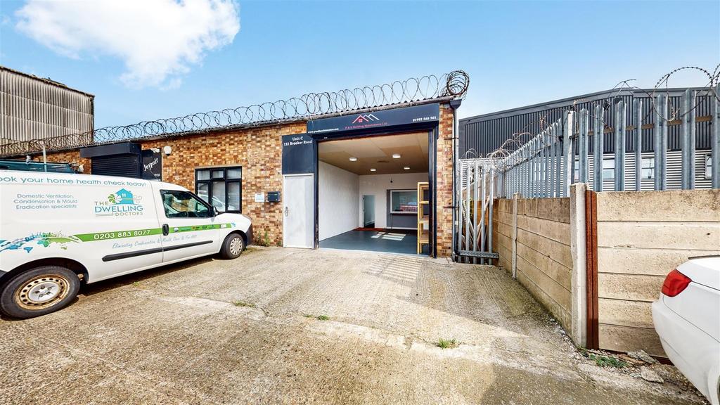 Brooker Road, Essex EN9 Industrial unit to rent - £1,500 pcm (£346 pw)