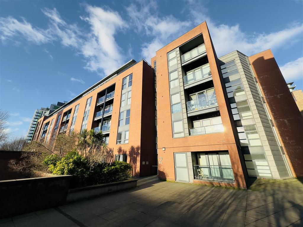 The Quebec Building, Salford 2 bed apartment - £130,000