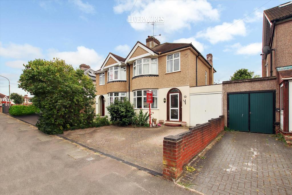 Chastilian Road Dartford 3 Bed Semi Detached House For Sale £450 000