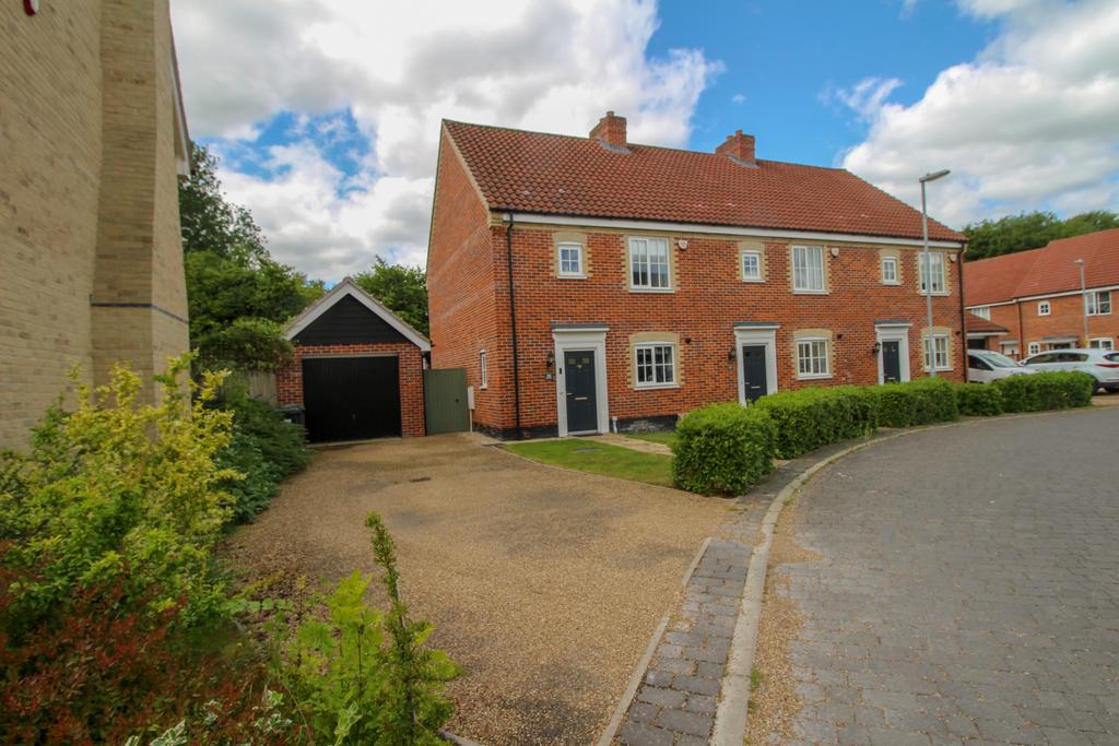 Burling Way Burwell 3 bed terraced house - £365,000