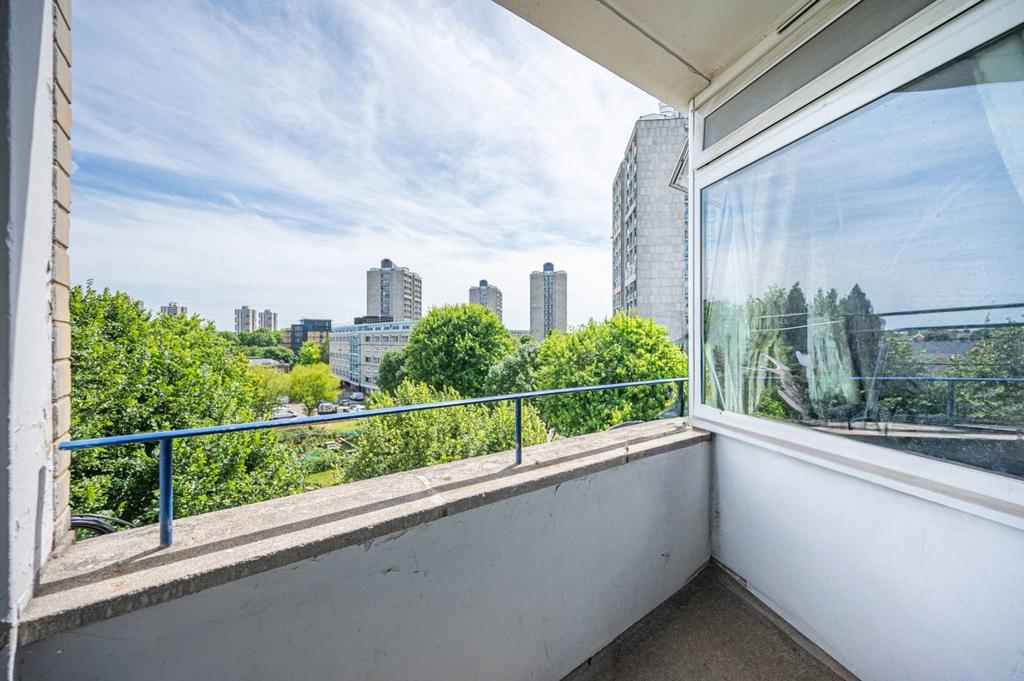 Brandon Estate, Kennington, London, SE17 3 bed maisonette for sale - £ ...