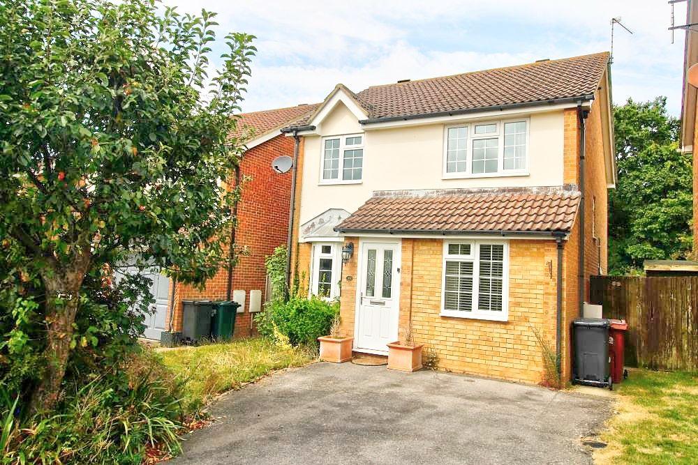 Grasmere Close, Eastbourne BN23 4 bed detached house - £360,000