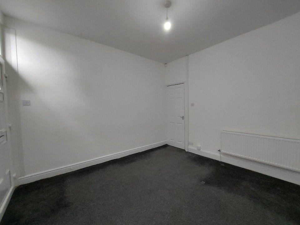 Every Street, Burnley BB11 2 bed terraced house - £550 pcm (£127 pw)