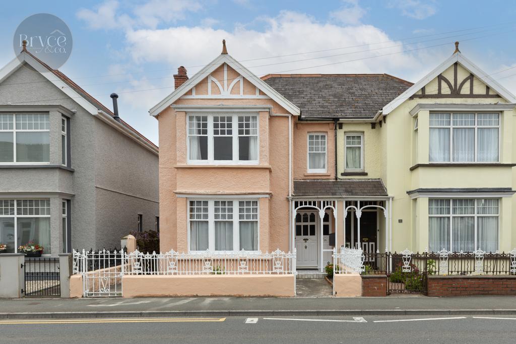 Milford Haven SA73 5 bed semi-detached house for sale - £220,000