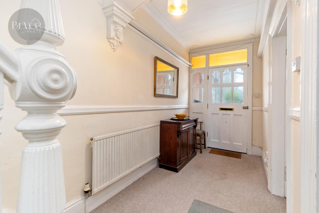 Milford Haven SA73 5 bed semi-detached house for sale - £220,000