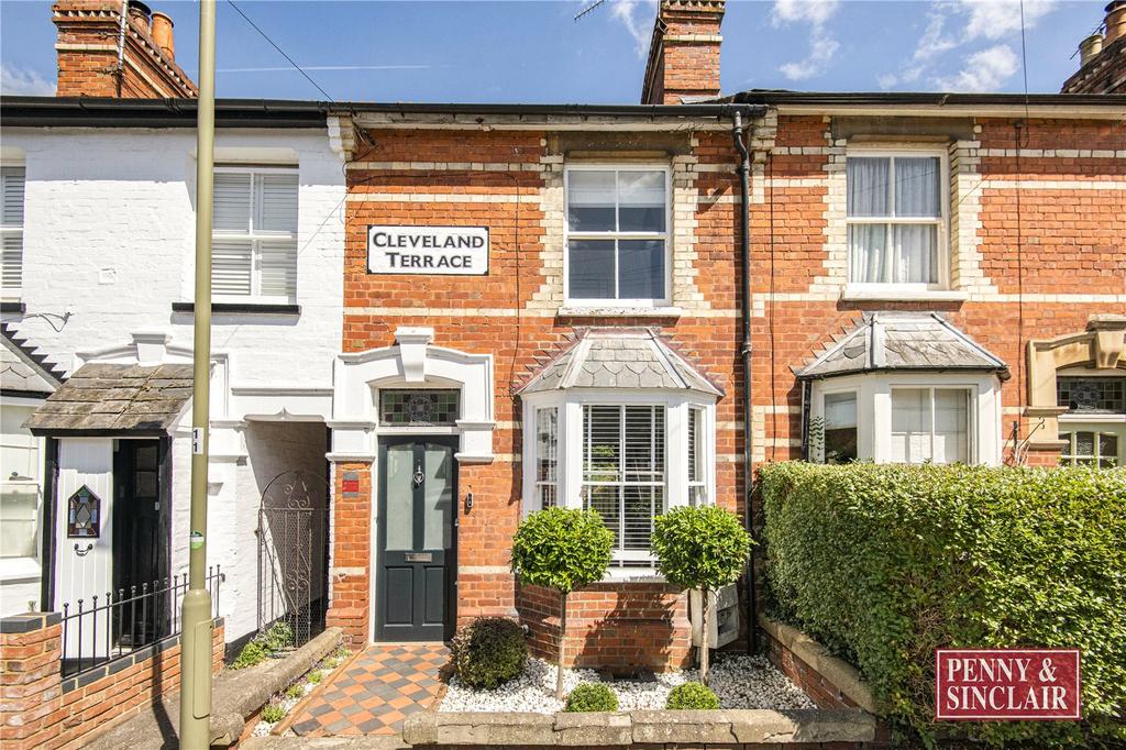 Harpsden Road, RG9 1ED 2 bed terraced house - £575,000