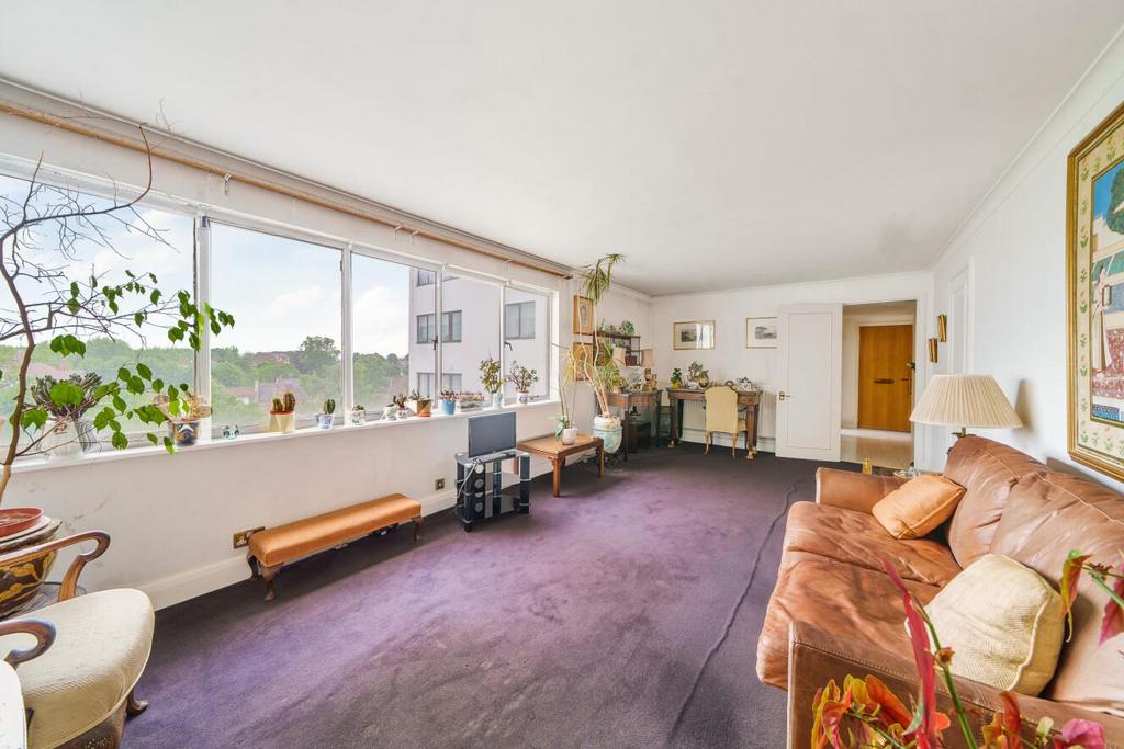 North Hill, Highgate 2 bed flat - £750,000