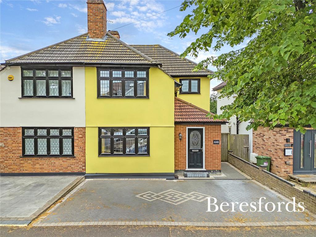Mawney Road, Romford, RM7 4 bed semi-detached house - £545,000