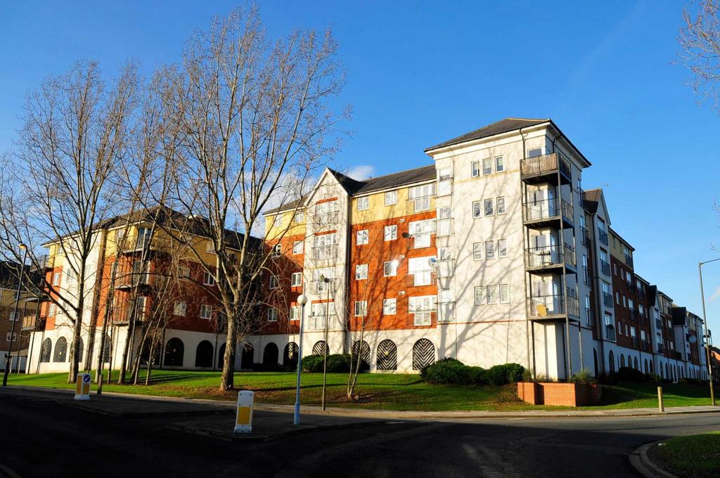 5 Long Arce House, SE28 0RA 2 bed apartment - £1,600 pcm (£369 pw)