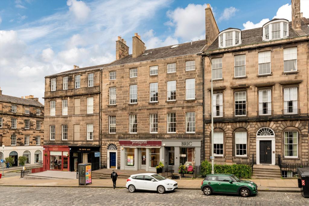 Howe Street, Edinburgh, EH3 3 bed flat - £580,000