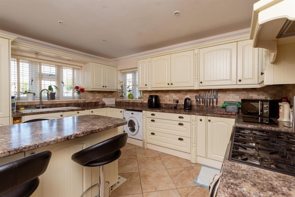 Istead Rise, Istead Rise, Kent 4 bed detached house for sale - £600,000