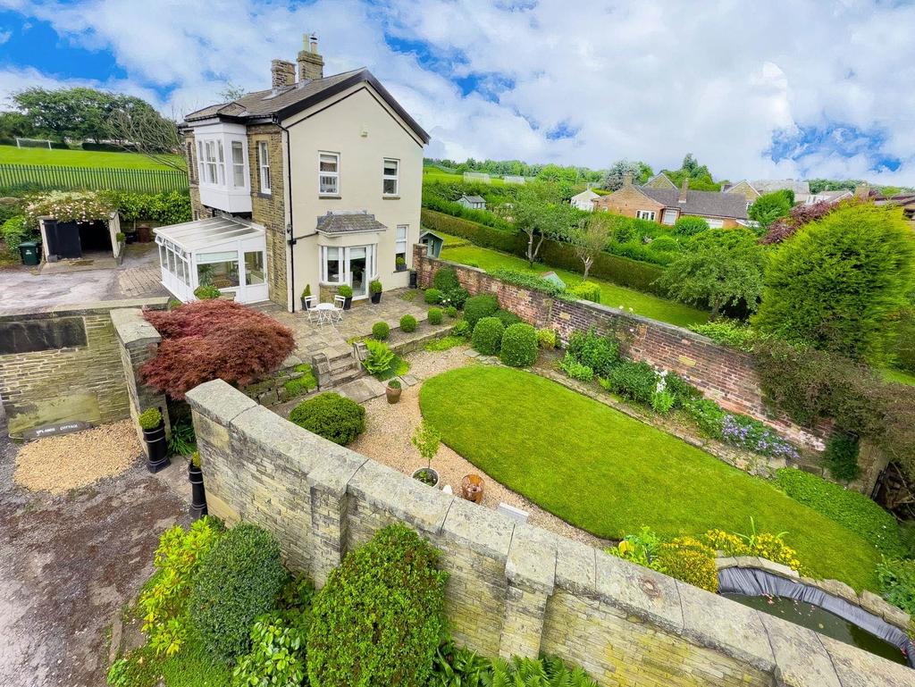 Timothy Lane, Upper Batley 3 bed detached house - £445,000