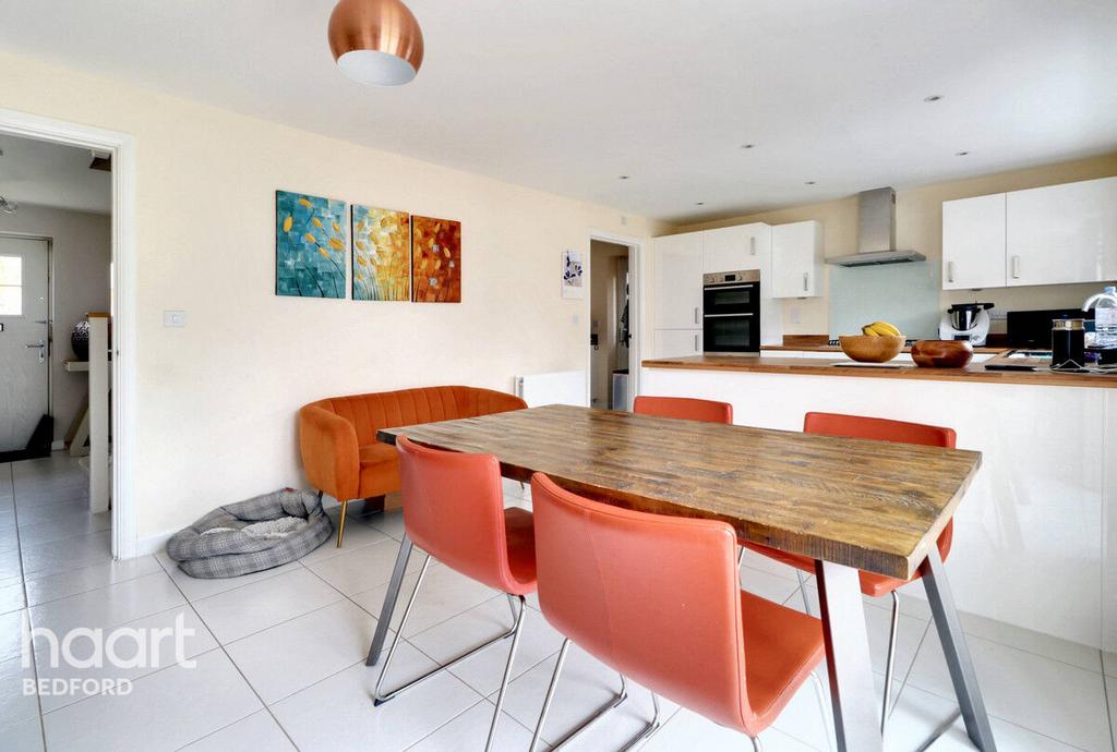 Lacewing Drive, Biddenham 5 bed detached house - £590,000