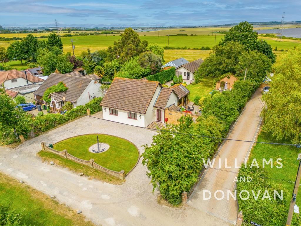 Ulverston Road, Rochford 3 bed chalet - £800,000