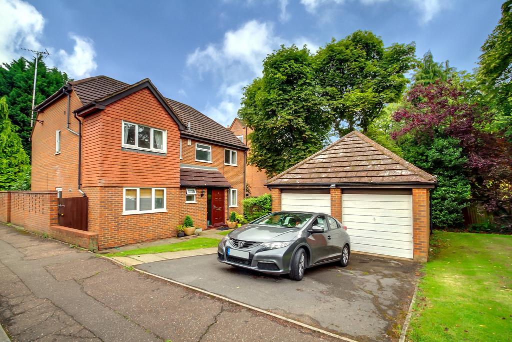 Northwood HA6 4 bed detached house - £1,000,000