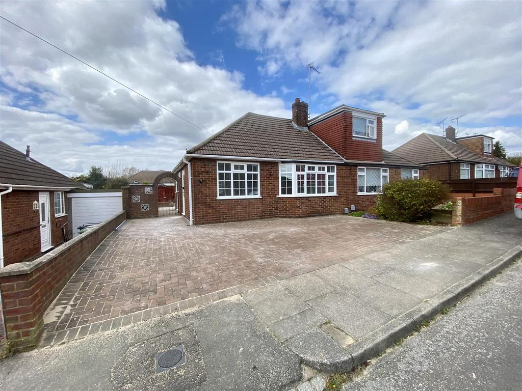 Canberra Gardens, Runfold Area 2 bed semi-detached bungalow - £1,400 ...