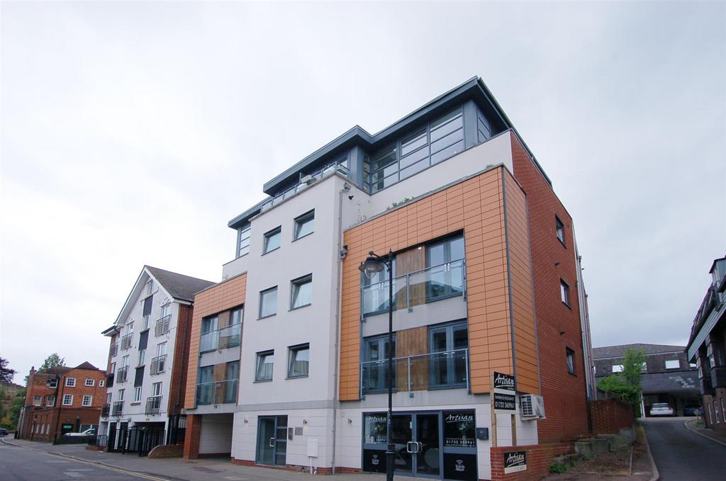 Penthouse 2 bed penthouse - £375,000