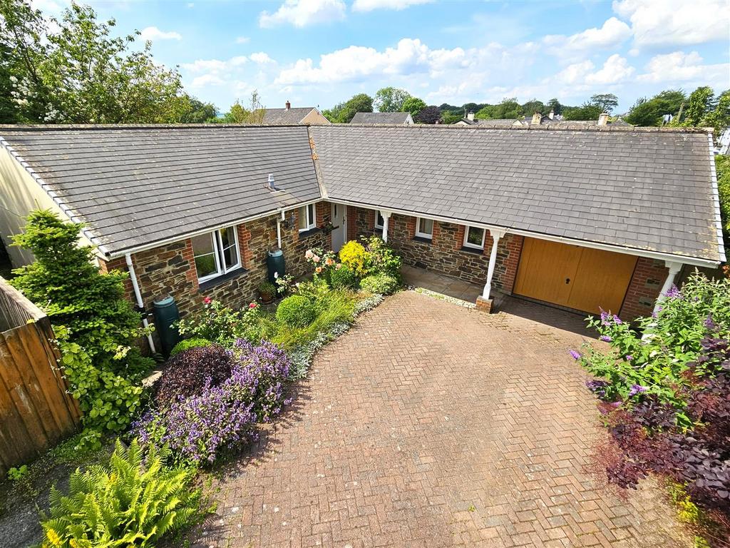 Baring Court, Lewdown, Okehampton 4 bed detached bungalow for sale - £ ...