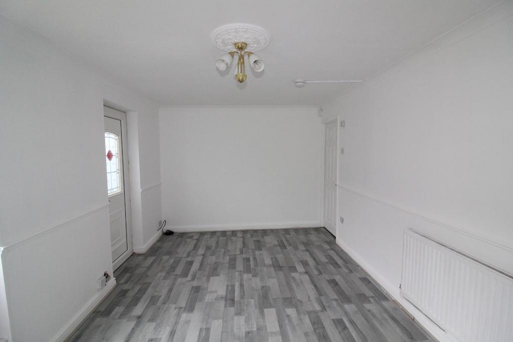 Rossefield Avenue, Bramley, LS13 3SG 3 bed terraced house - £950 pcm (£ ...