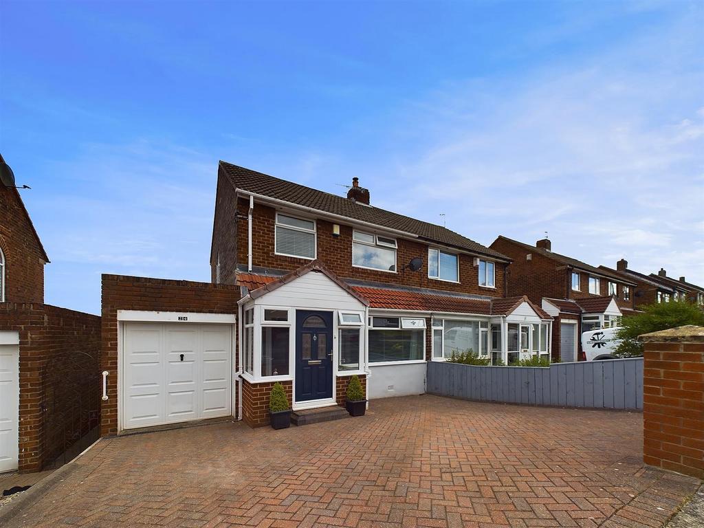 Mountside Gardens, Gateshead NE11 3 bed semi-detached house - £239,950