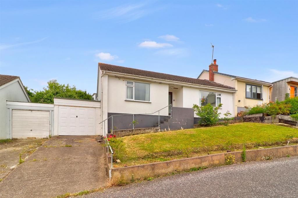 Green Lane, Appledore 3 bed semi-detached bungalow - £350,000