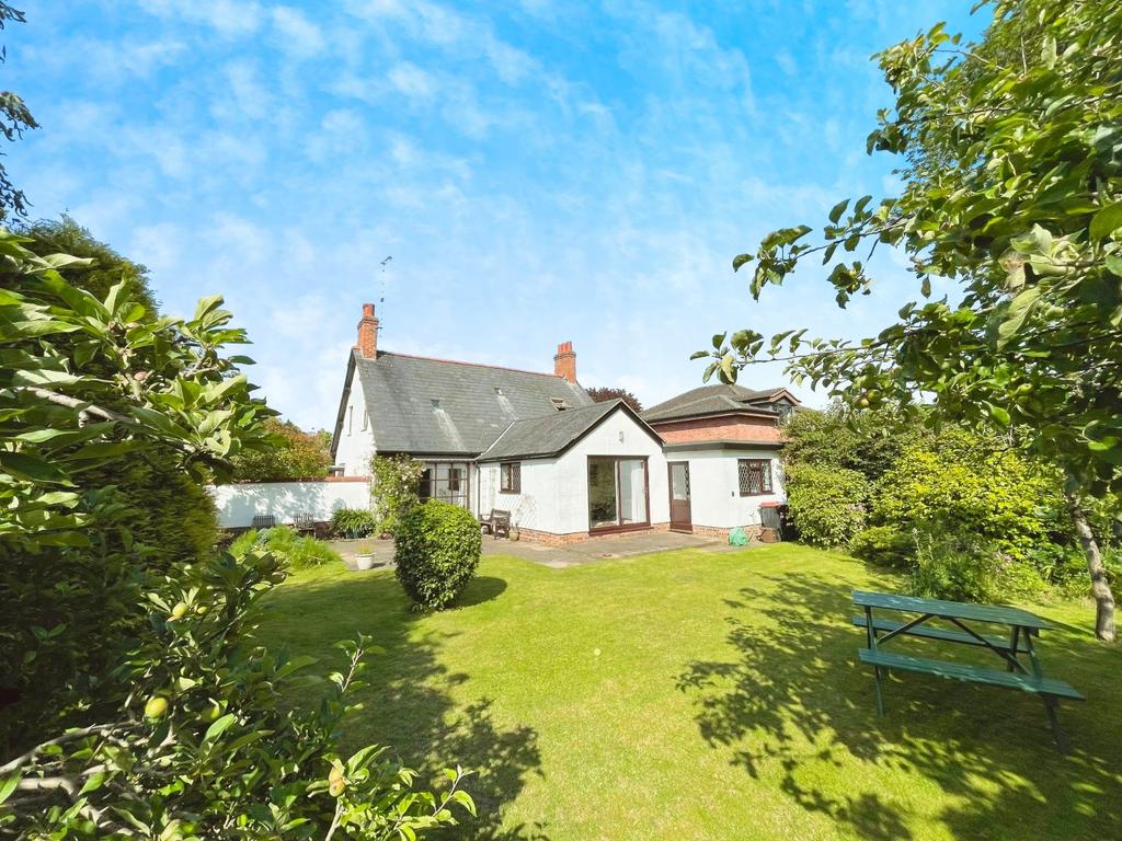 Quarry Lane, Christleton, Chester, CH3 3 bed bungalow for sale - £680,000
