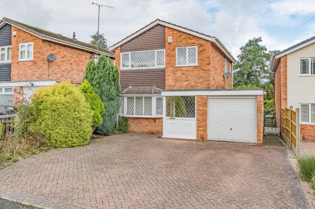 Lapworth Close, Redditch, B98 3 bed detached house - £310,000