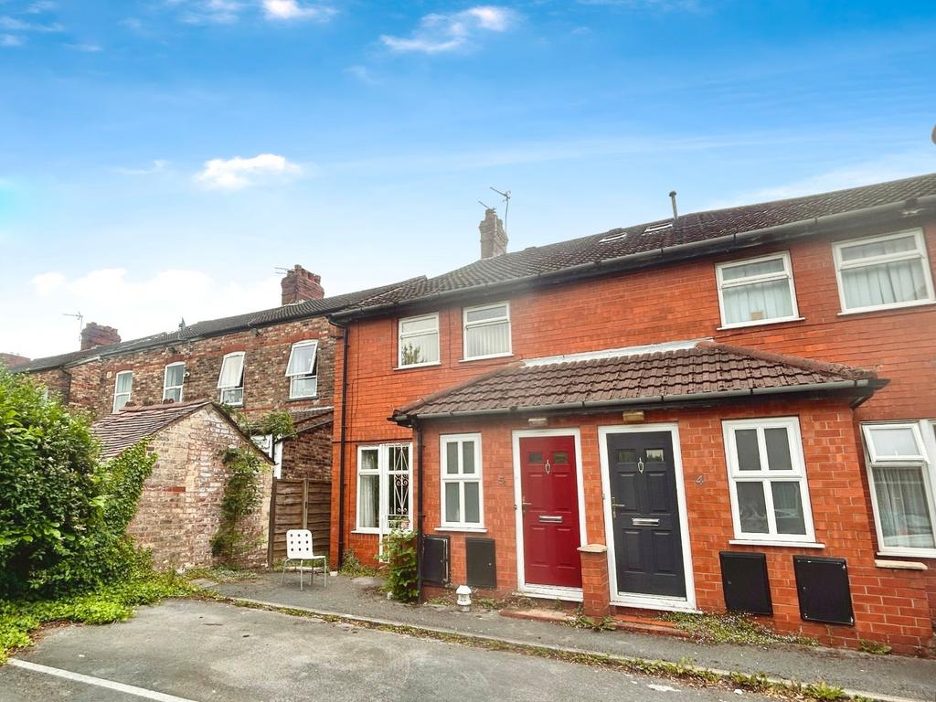 Slade Lane, Manchester, Greater... Studio - £725 pcm (£167 pw)