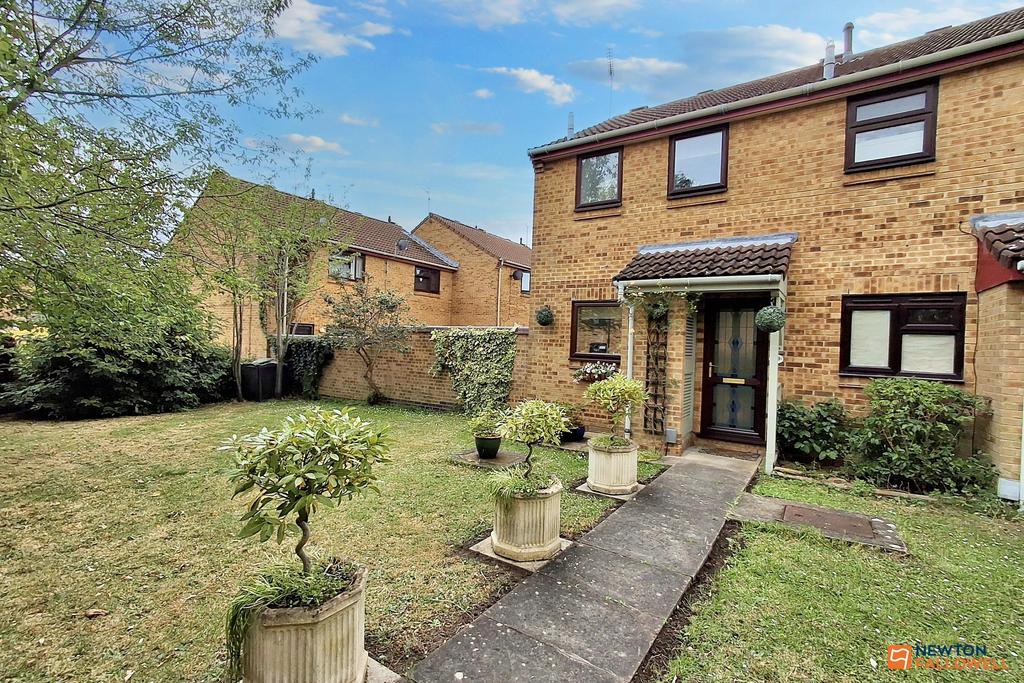 Walton Park, Walton, Peterborough, PE4 2 bed end of terrace house - £ ...