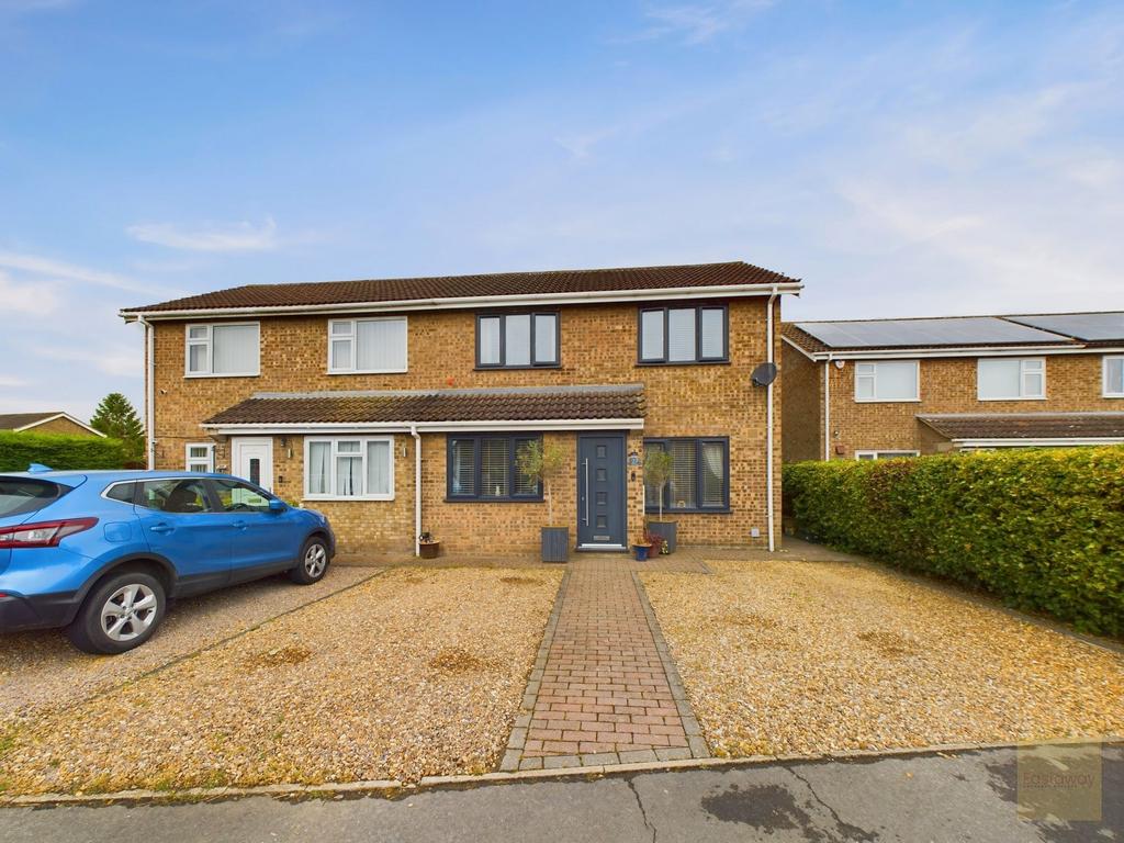 Arran Road, Stamford PE9 3 bed semi-detached house for sale - £375,000