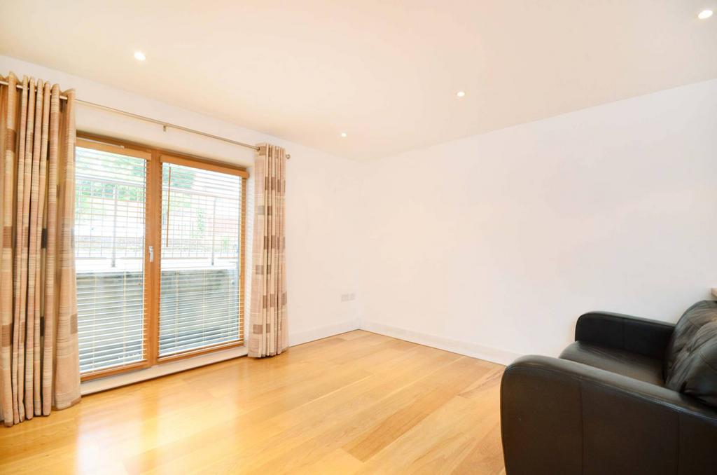 Trinity Gate, Guildford, GU1... 2 bed flat - £2,200 pcm (£508 pw)