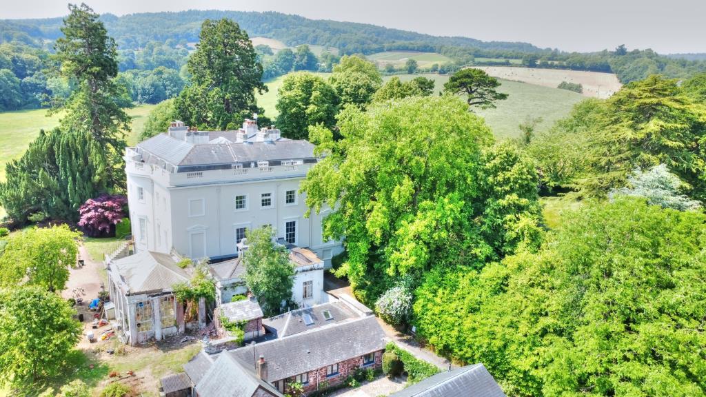 Flat 3, Trehill House, Kenn, Exeter... 2 bed flat - £90,000